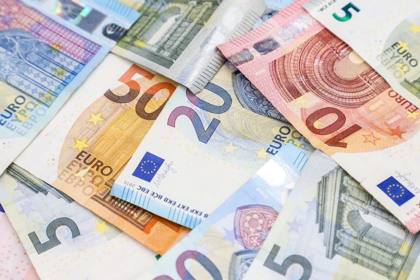 Nieuwe drempelbedragen Europees aanbesteden 2026–2027 | Wij zijn Karel